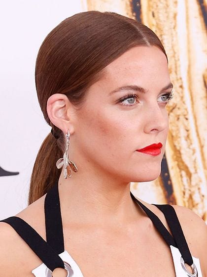 sleek middle part ponytail - Theunstitchd Women's Fashion Blog