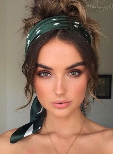 How To Gorgeously Style A Bandana in Hair - Theunstitchd Women's ...